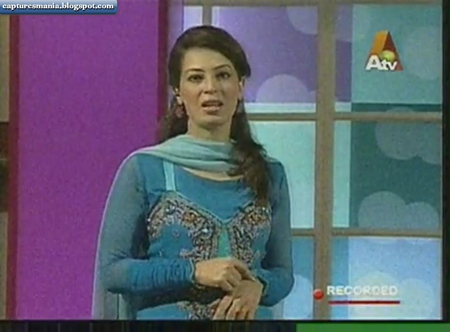 Pakistani Television Captures And Hot Models: Farah Hussain Ptv host